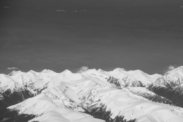 Carpații Meridionali fotografiați din avion la final de iarnă | Dragoș ...